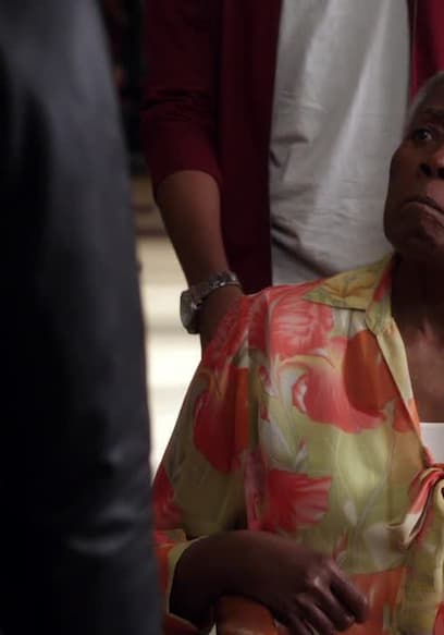 Watch Community S01:E18 - Basic Genealogy - Free TV Shows | Tubi