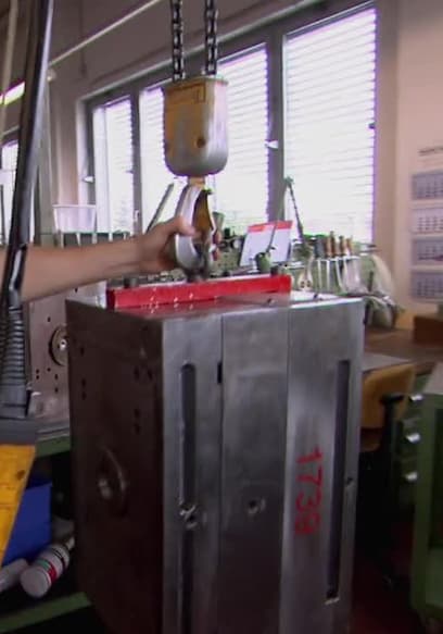 Watch Making Stuff S01:E110 - Injection Moulds - Free TV Shows | Tubi