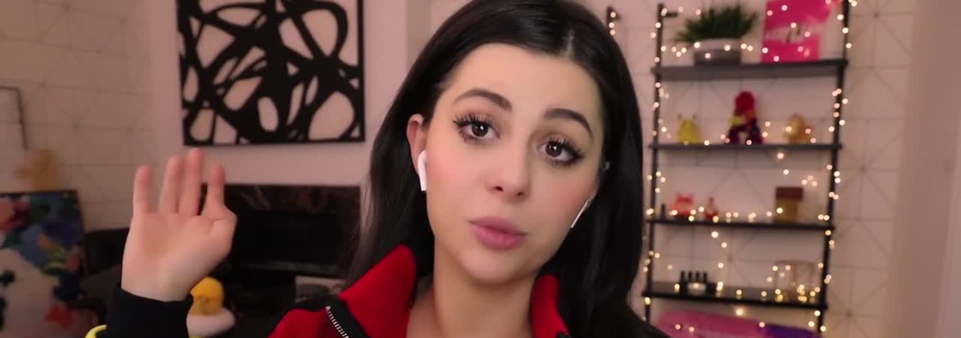 Watch AzzyLand S04:E09 - Try Not to Be Amazed Challenge / the Craziest and Most Bizarre Shoes ...