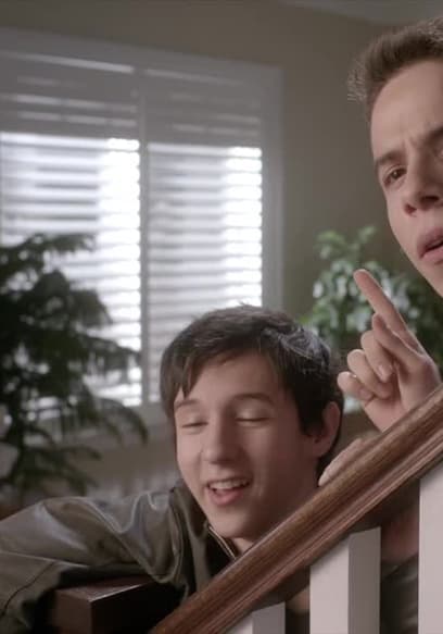 Watch Raising Expectations (Sub Esp) S02:E05 - Los Nerds Y Las Abejas ...