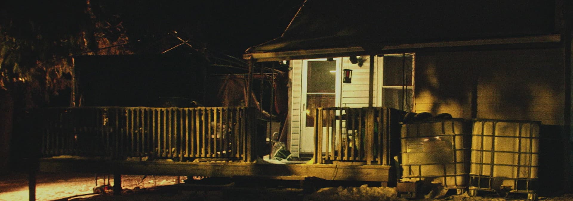 Watch Paranormal 911 S01:E10 - Dark Shadows/Demon Teen/Paranormal Plaza ...