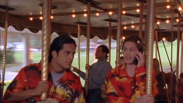 Watch Power Rangers in Space S06:E26 - The Secret of the Locket - Free ...