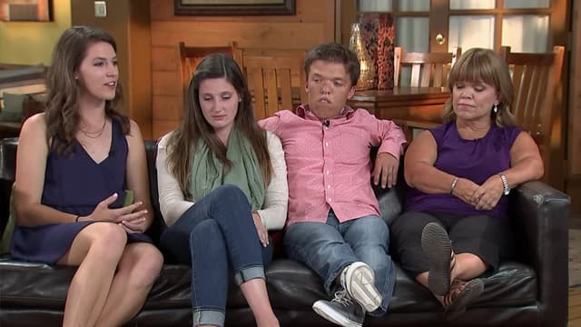 Watch Little People, Big World S14:E09 - A Bigger Conversation - Free TV Shows | Tubi