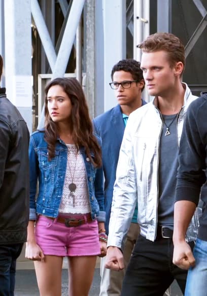 Watch Power Rangers: Super Megaforce S21:E18 - Emperor Mavro - Free TV ...