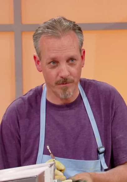 Watch Halloween Wars S07:E04 - Zombie Cooking Show - Free TV Shows | Tubi