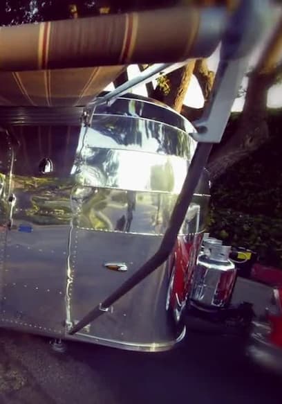 Watch Extreme RVs S03:E01 - Tour Bus, Toy Hauler, Sprinter - Free TV ...
