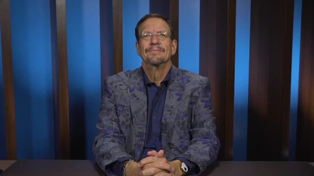 Watch 25 Words or Less S02:E08 - Greg and Penn's Good Luck Club - Free ...