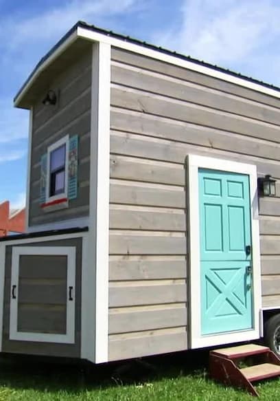 Watch Tiny House Hunters S04:E01 - New York Bed and Breakfast Owners Go ...