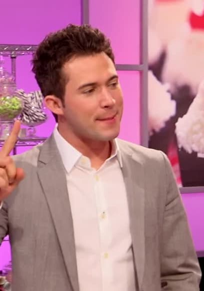 Watch Cupcake Wars S06:E02 - Angry Birds - Free TV Shows | Tubi