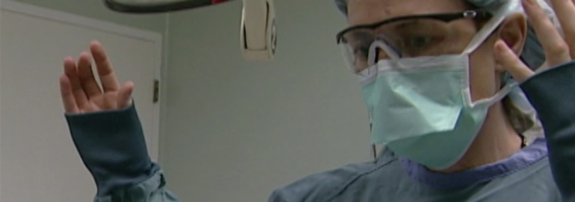 Watch The Surgeons S02:E01 - Dr. Erin Boynton - Free TV Shows | Tubi