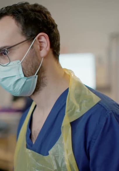 Watch Surgeons: A Matter of Life or Death S01:E01 - Episode 1 - Free TV ...