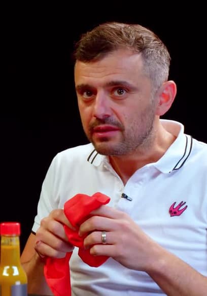 Watch Hot Ones S04:E10 - Gary Vaynerchuk Tests His Mental Toughness ...