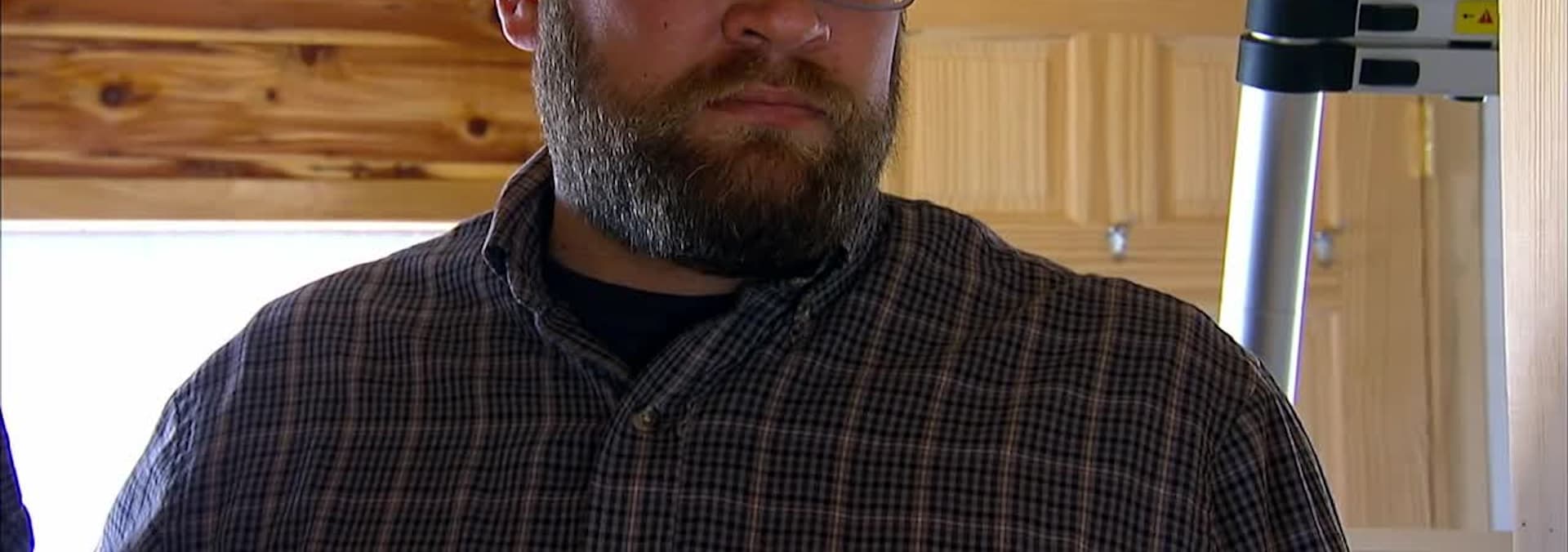 Watch Tiny House Hunters S03:E05 - Going Tiny to Travel - Free TV Shows ...