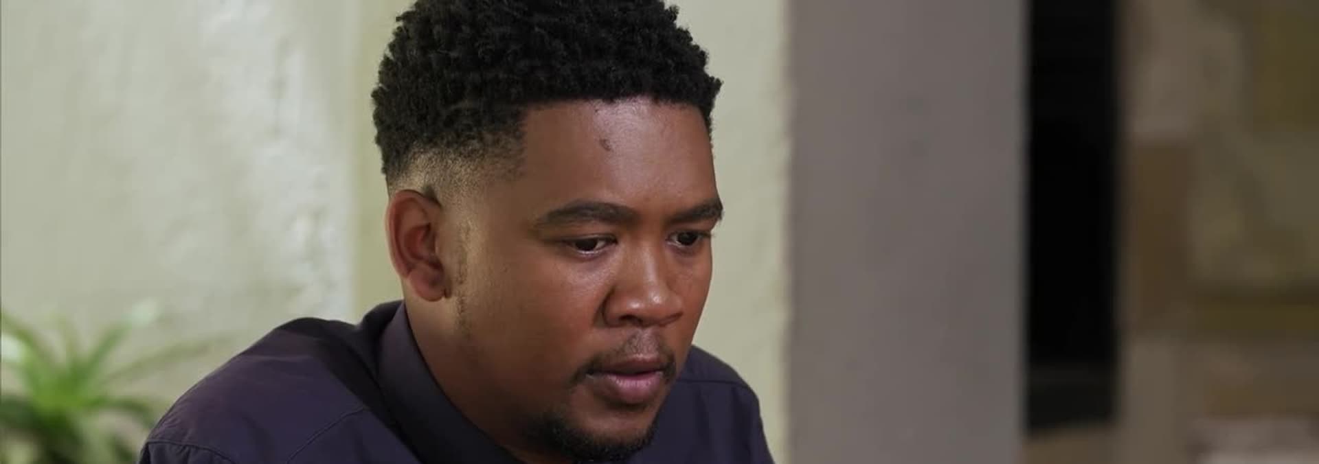 Watch The Queen S02:E206 - Broken Closet - Free TV Shows | Tubi