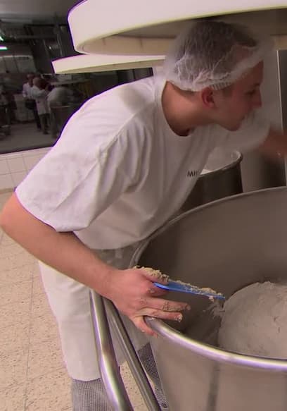 Watch Making Stuff S02:E238 - Super Bakery - Free TV Shows | Tubi