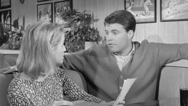 Watch The Adventures of Ozzie and Harriet S13:E04 - Rick & Kris Go to ...