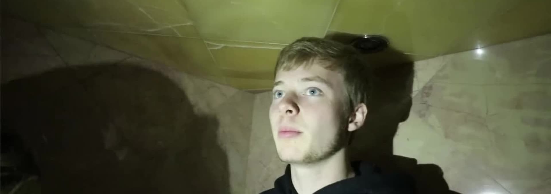 Watch Sam and Colby S09:E01 - Exploring a Dark Beach Mansion - Free TV ...