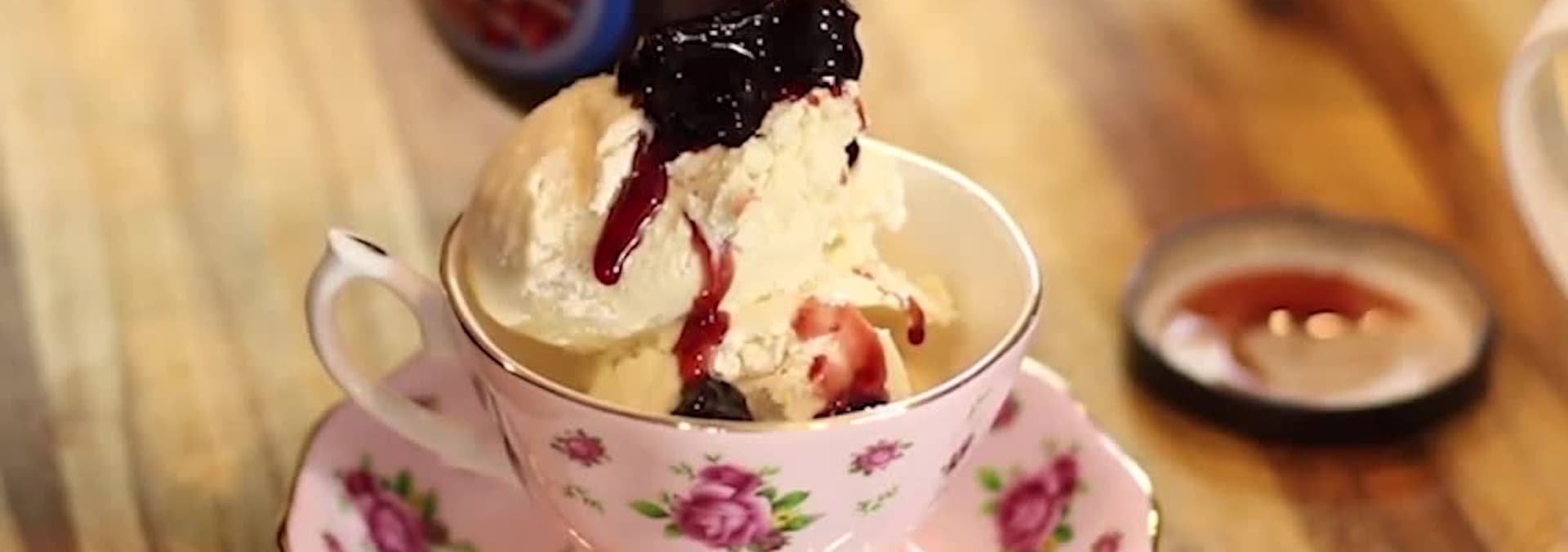 Watch Weird History Food: The Series S04:E09 - Popular Desserts ...