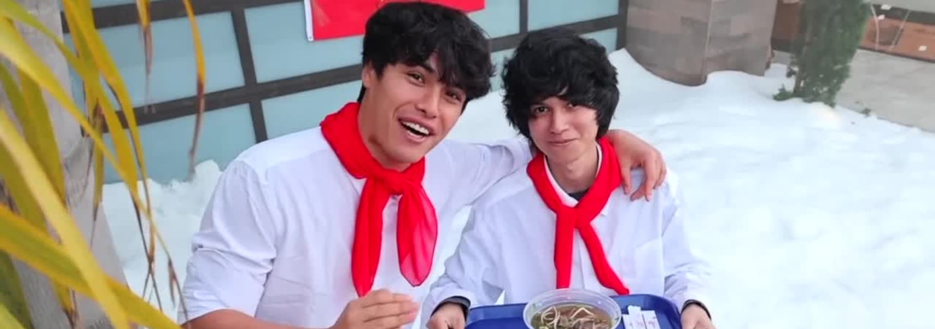 Watch Stokes Twins S03:E01 - Which Country Has the Best School Lunch ...