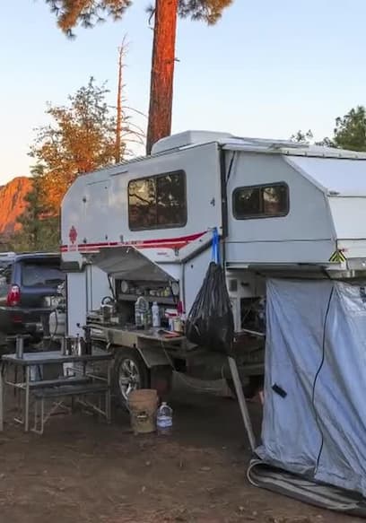 Watch Extreme RVs S05:E11 - Livin' Luxe - Free TV Shows | Tubi