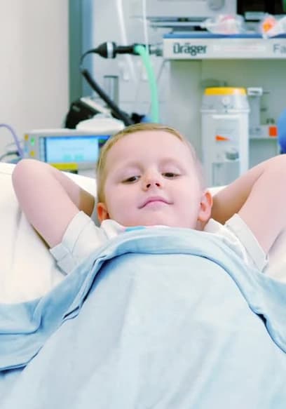 Watch Inside the Operating Theatre S01:E12 - Sarah, Dylan, Geoffrey ...