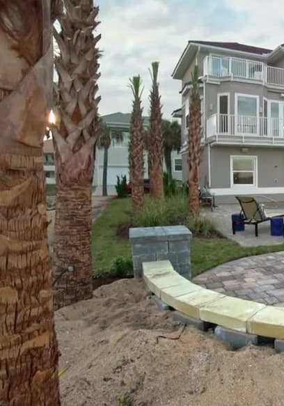 Watch Beach Hunters S03:E08 - Stepping Into Vacation Mode - Free TV ...