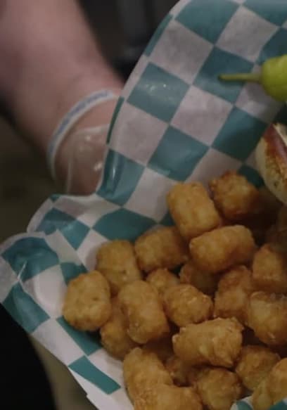 Watch Bizarre Foods: Delicious Destinations S02:E11 - Milwaukee - Free ...