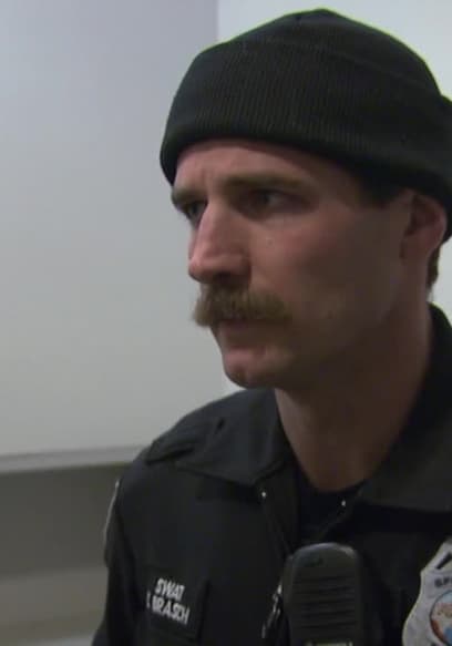 Watch Jail S03:E04 - Pull It Together - Free TV Shows | Tubi