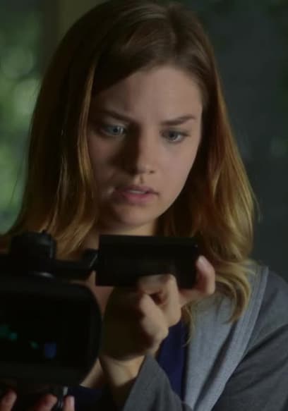 Watch Evil Things S01:E01 - Christmas Gift and Stolen Time - Free TV ...