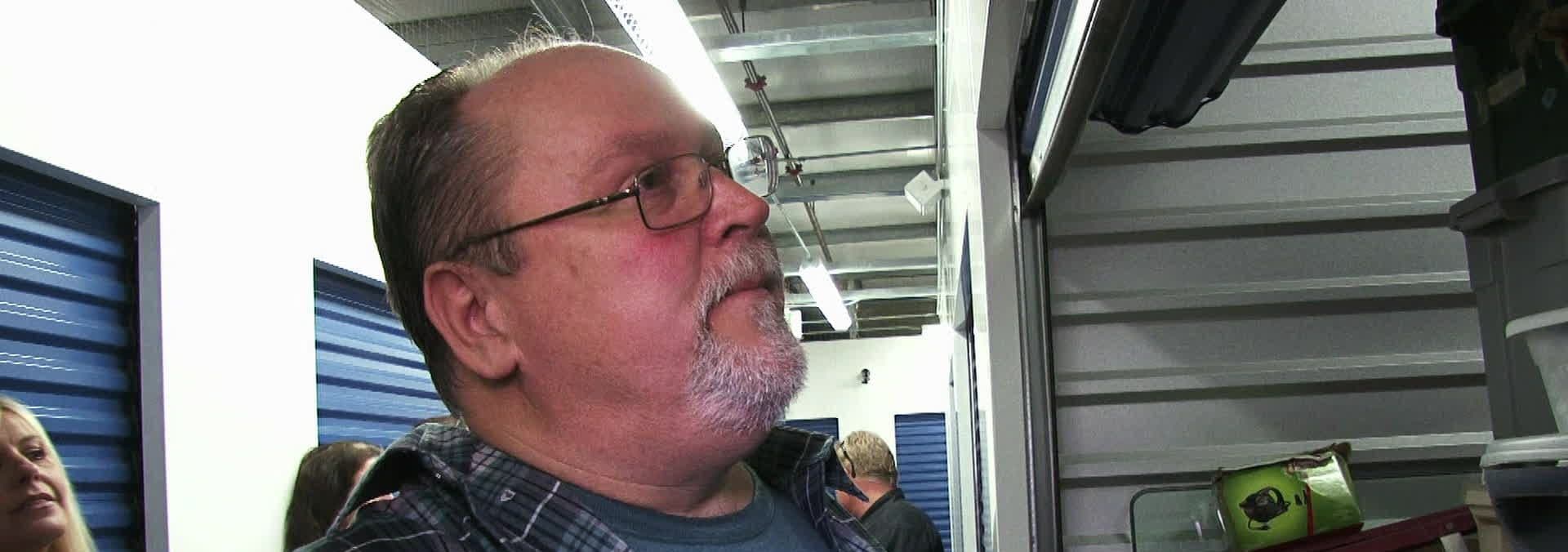 Watch Storage Wars S03:E07 - All's Fair in Storage and Wars - Free TV ...