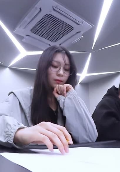 Watch Queendom 2 S02:E04 - Episode 4 - Free TV Shows | Tubi