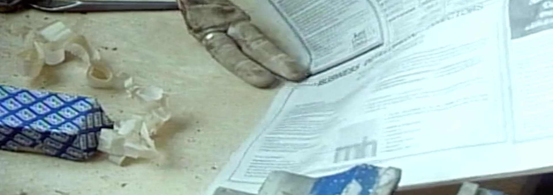 Watch Chillers S01:E02 - Chillers: S1 E2 - Something the Cat Dragged In ...