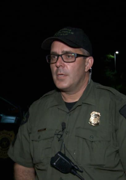 Watch Wardens S01:E02 - Camper - Free TV Shows | Tubi