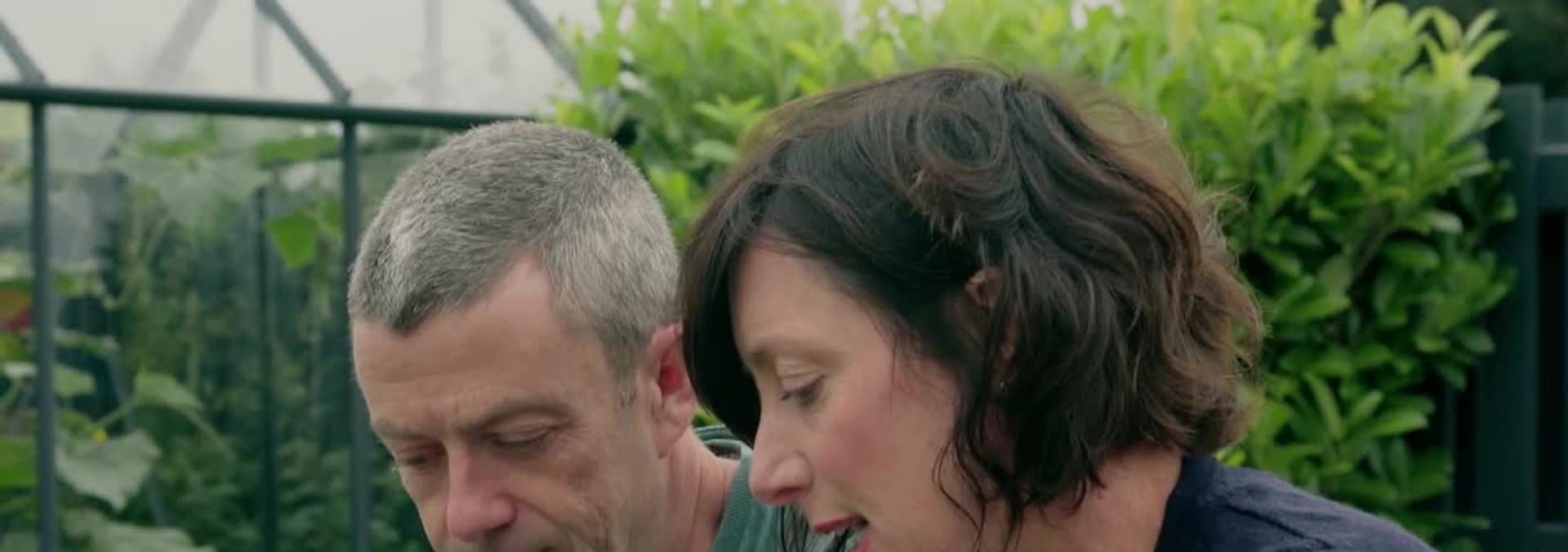 Watch Grow Cook Eat S03:E02 - Lettuce - Free TV Shows | Tubi