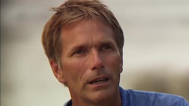 Watch Dive Detectives S01:E02 - Submarine Graveyard - Free TV Shows | Tubi