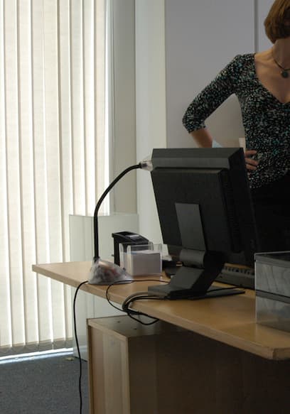 Watch The I.T. Crowd S03:E05 - Friendface - Free TV Shows | Tubi