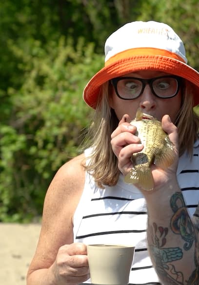 Watch Taste Buds With Stephanie S01:E22 - Shore Lunch - Free TV Shows ...