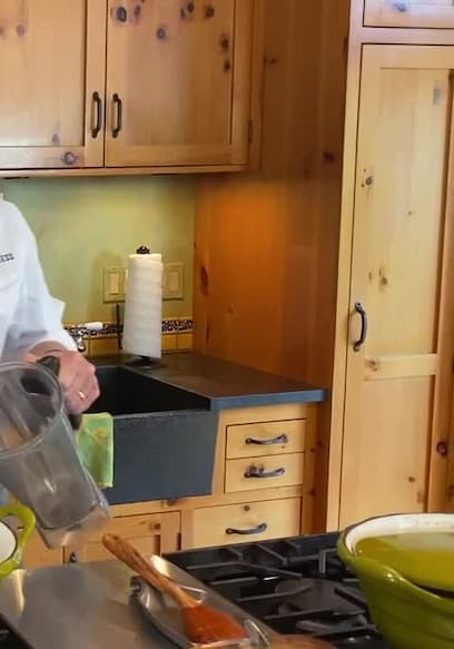 Watch Exploring Mexico's Kitchen With Rick Bayless S01:E02 - Beginner's ...