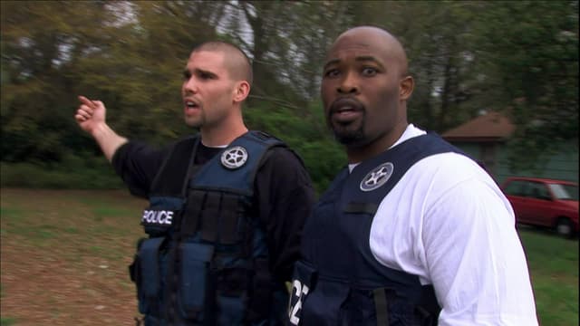 Watch Manhunters: Fugitive Task Force S01:E02 - Roxanne's First ...