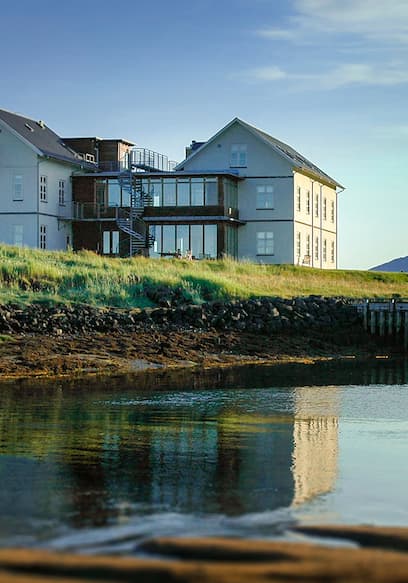 Watch The World's Most Remote Hotels S01:E07 - Hotel Budir (Iceland ...