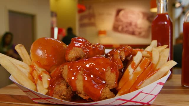 Watch Food Paradise S07:E03 - Tasty Traditions - Free TV Shows | Tubi