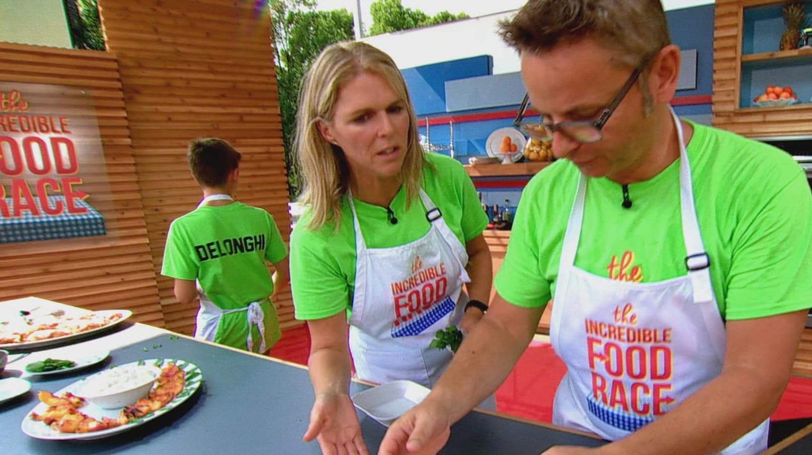 Watch The Incredible Food Race Streaming Online | Tubi Free TV