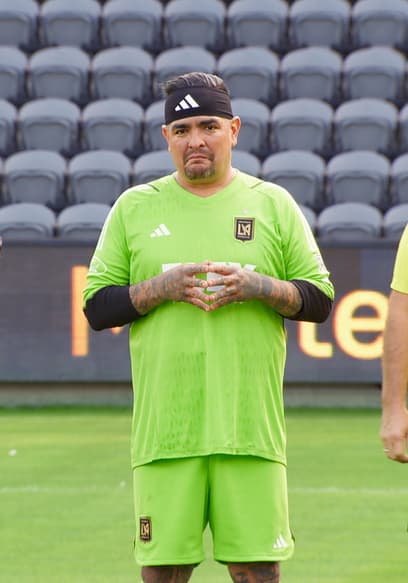 Watch MasterChef: Dynamic Duos S14:E07 - LAFC Field Challenge - Free TV ...