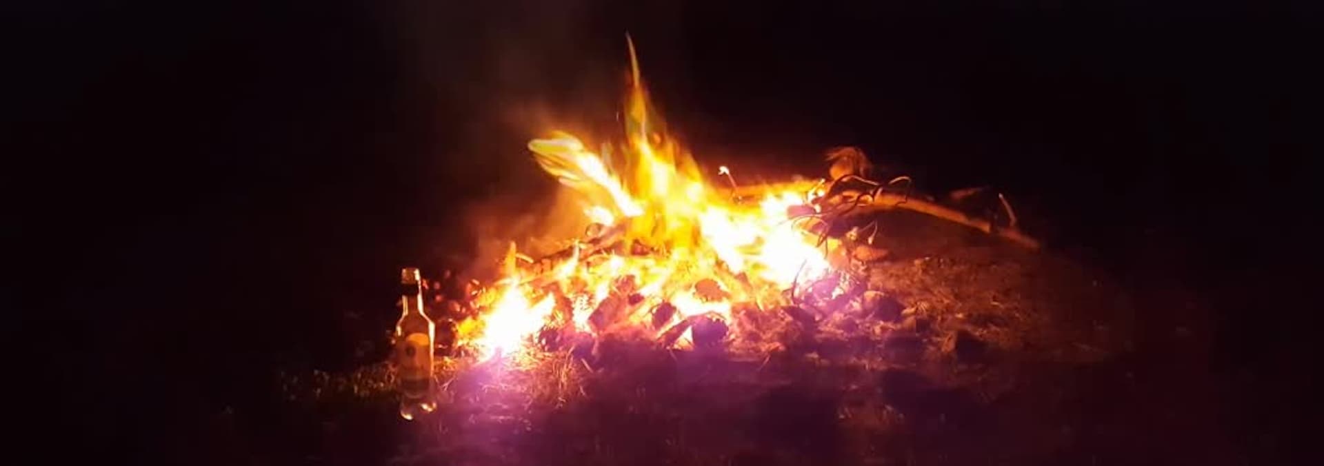 Watch Fireplace Lounge S03:E03 - Campfire at Dusk - Free TV Shows | Tubi