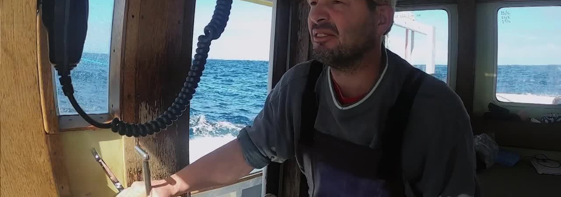 Watch Giant Lobster Hunters S03:E05 - Episode 5 - Free TV Shows | Tubi