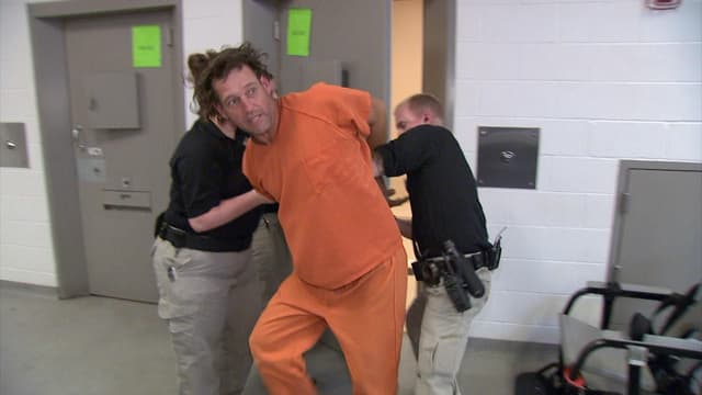 Watch Jail S05:E11 - Charging Forward - Free TV Shows | Tubi
