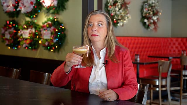 Watch Taste Buds With Stephanie S01:E10 - Holiday Drinks and Apps - Free TV Shows | Tubi