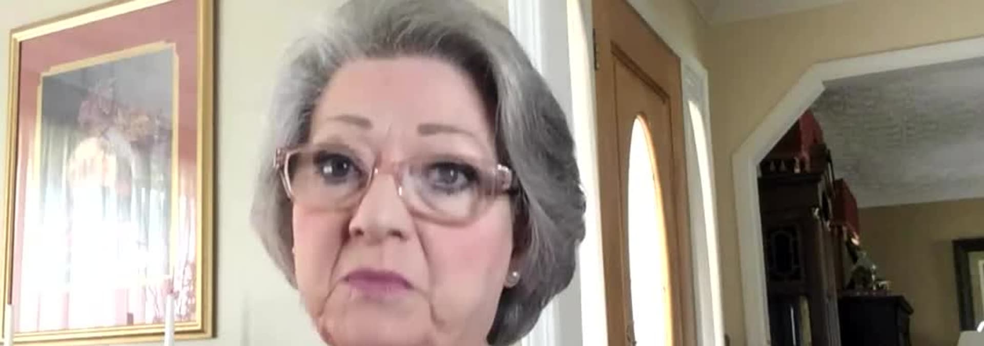 Watch Judge Dad S02:E02 - War of the Roses - Free TV Shows | Tubi