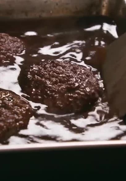 Watch Burger Scholar Session S03:E02 - How to Cook 2 Regional Fast-Food ...