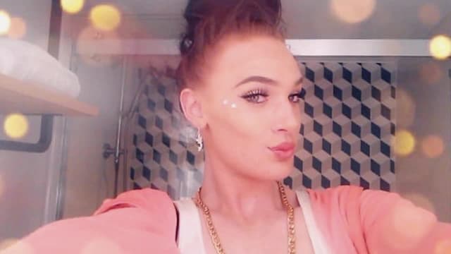 Watch #TextMeWhenYouGetHome S01:E08 - Becky Koster - Free TV Shows | Tubi